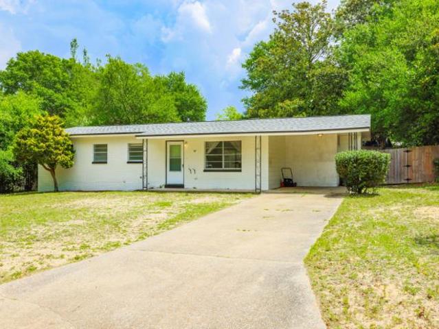 98 Aurora St, Valparaiso, FL 32580