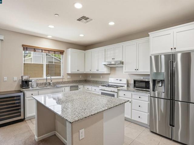 98 Belle Harbor Cir, Pittsburg, CA 94565