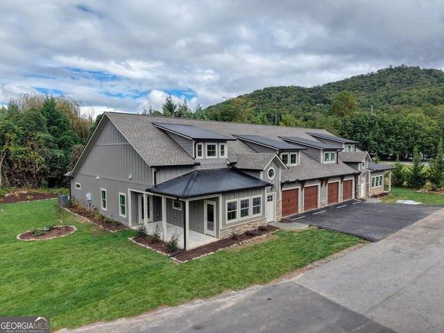 98 Brett Way, Hiawassee, GA 30546