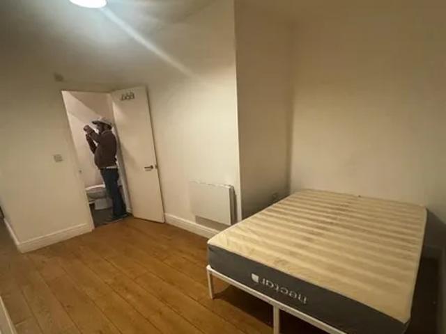 98 Burlington Road, London, KT3 4NT, United Kingdom | 1 bed apartment for rent #165460742 | Rentberry