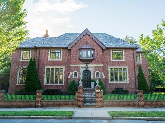 98 Carlton St, Brookline, MA 02446