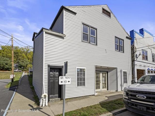 98 College Ave, Factoryville, PA 18419