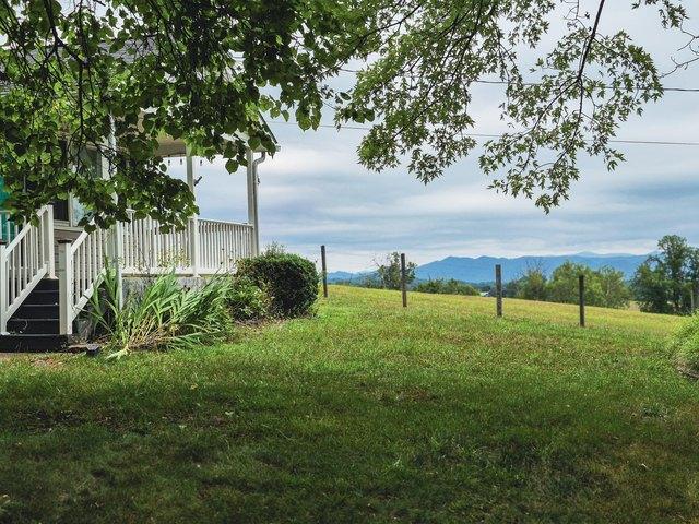 98 Claytor Ln, Glasgow, VA 24555