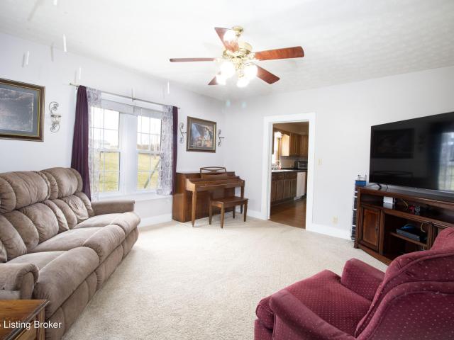 98 Clark Road Rd