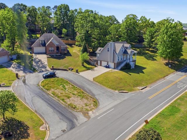 98 Emerald Dr