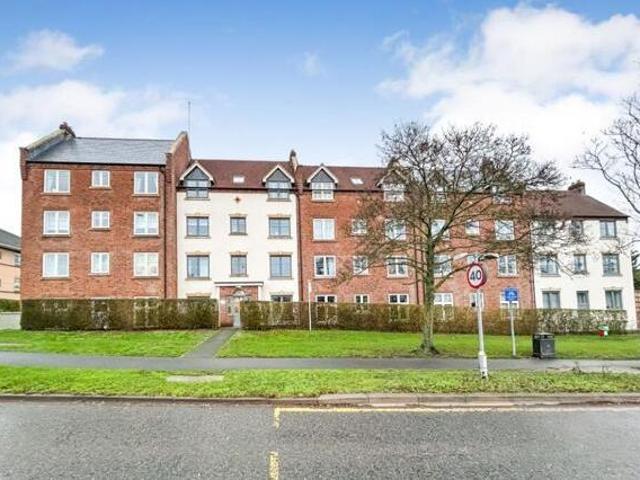 98 Great North Road, Flat Highclere House, Hatfield, 2 Bedroom Apartment
