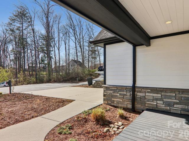 98 Hamilton Woods Lane