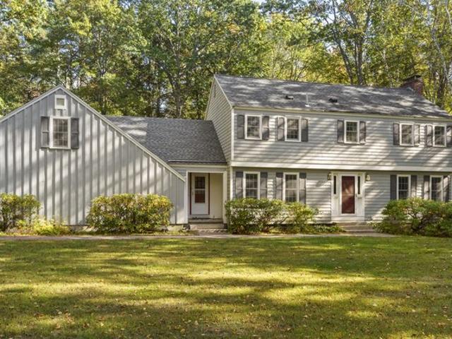 98 Harborview Dr, Yarmouth, ME 04096