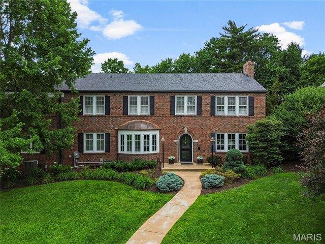 98 Lake Forest Dr, Richmond Heights, MO 63117