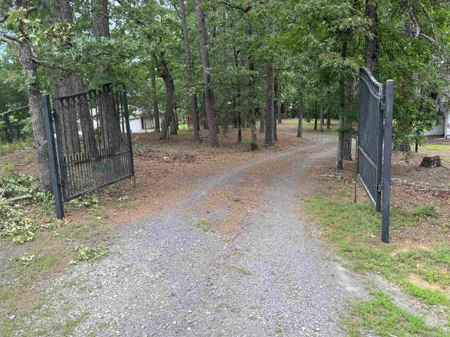 98 Lakeside Drive
