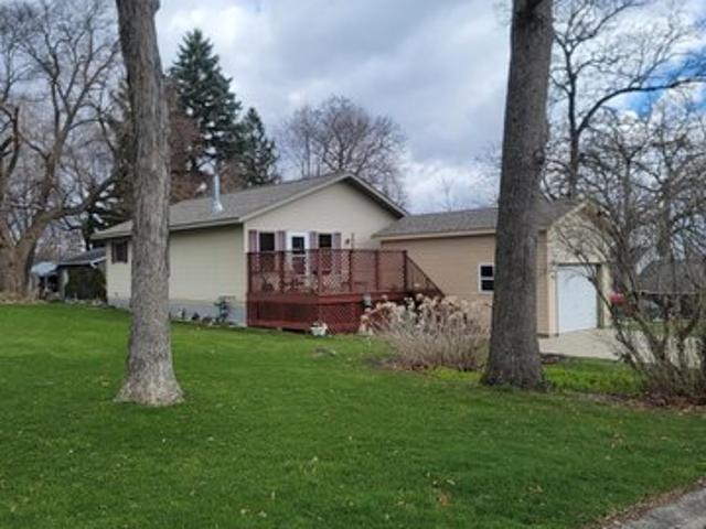 98 Lakeview Ave, Edgerton, WI 53534