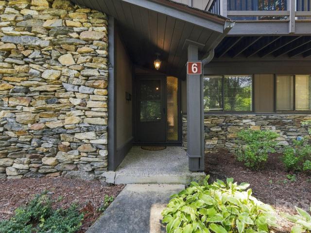 98 Laurelwood Circle W # 6