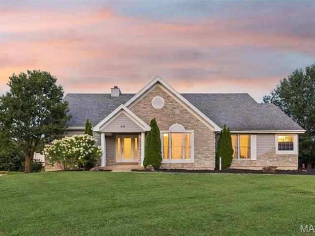 98 Lincoln Ln, Winfield, MO 63389