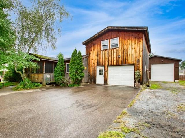 98 Meadow Rd, Milton, VT 05468