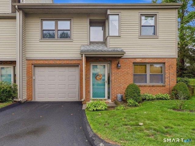 98 Metacomet Dr Unit 98, Meriden, CT 06450