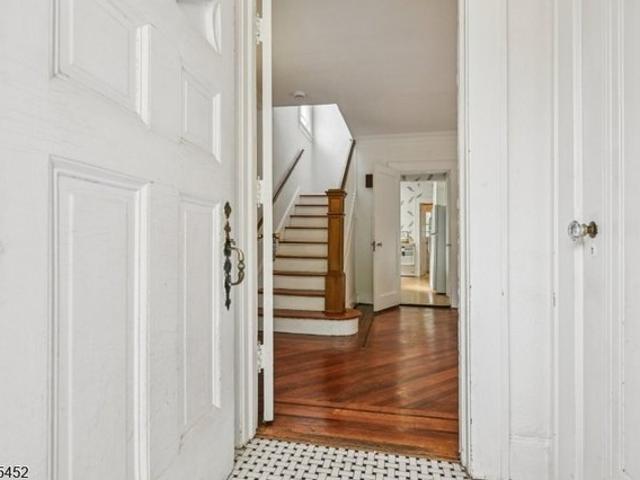 98 Midland Blvd, Maplewood, NJ 07040