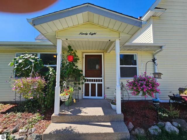 98 Mud Lake Road