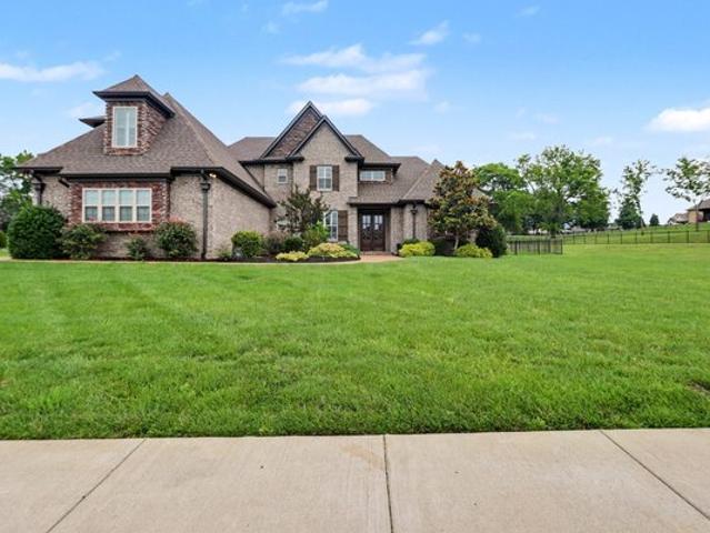 98 Mulberry Grv, Gallatin, TN 37066