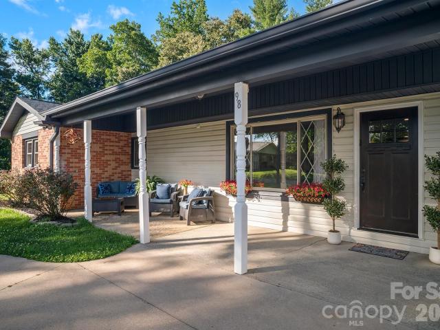 98 N Pinecrest Lane