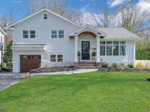 98 N Summit Ave
