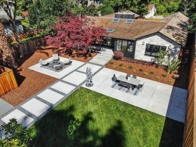 98 Palmer Ln, Atherton, CA 94027