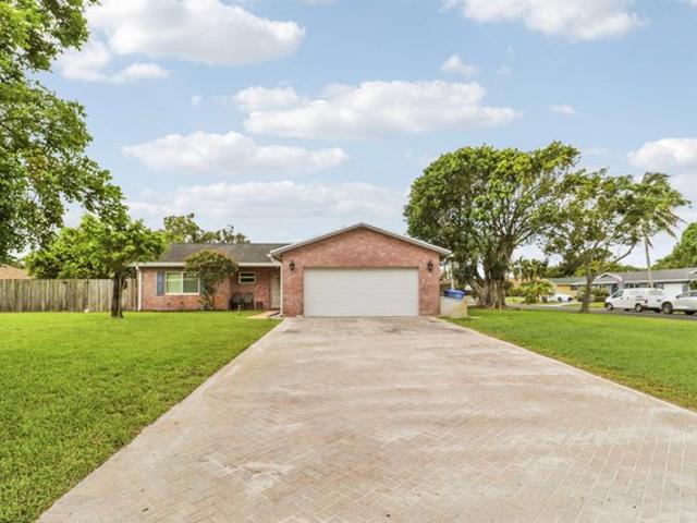 98 Pintail Ct, Royal Palm Beach, FL 33411