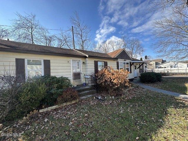 98 Point Breeze Rd, Saratoga Springs, NY 12866