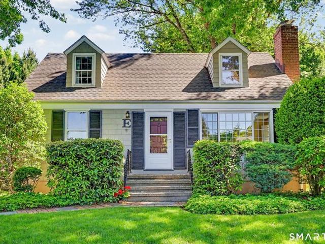 98 Sasco Hill Ter, Fairfield, CT 06824