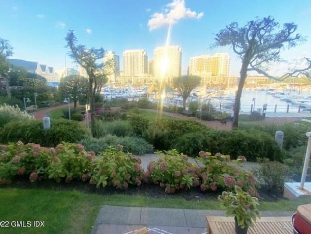 98 Southfield Ave J2A, Stamford, CT