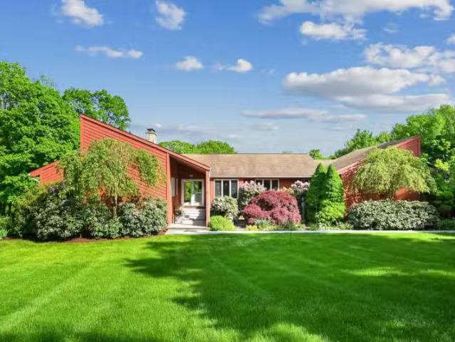 98A BLACK ROCK TPKE, REDDING, CT 06896 Single Family Residence.