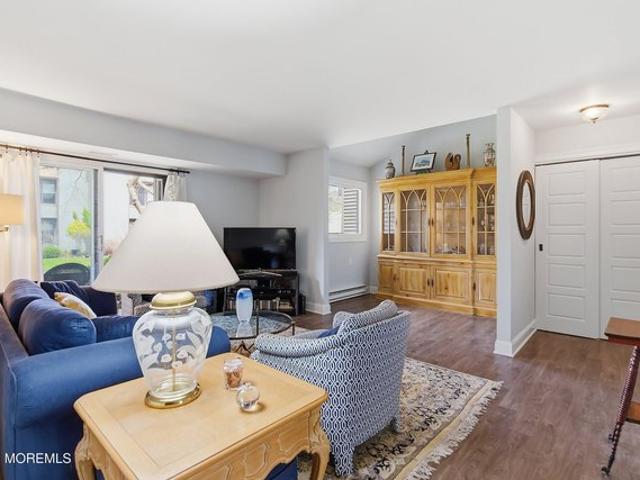 98C Berkshire Ct, Red Bank, NJ 07701