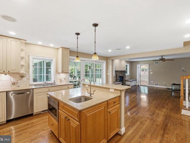 9904 Hall Road