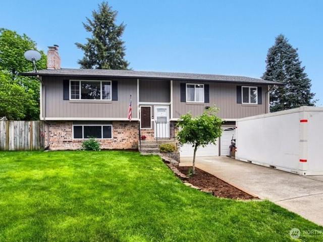 9905 NE Heron Cir, Vancouver, WA 98664