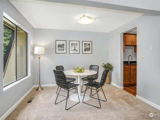 9905 NE 124th St, Kirkland, WA 98034