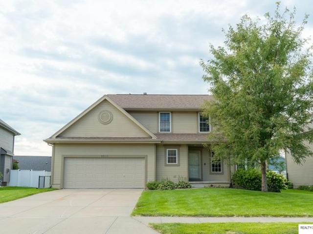 9905 Idora St, La Vista, NE 68128
