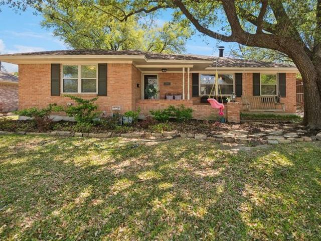 9906 Crestwick Dr, Dallas, TX 75238
