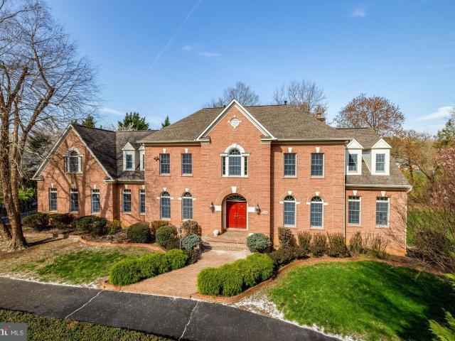 9906 Hessick Ct, Great Falls, VA 22066 | MLS #VAFX2286 | Compass