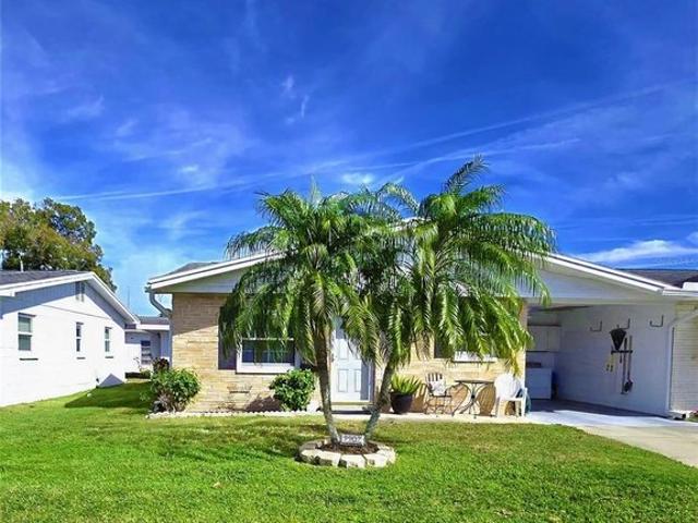 9907 Dahlia St N, Pinellas Park, FL 33782
