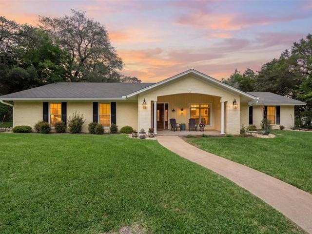 9907 Forest View Dr, Woodway, TX 76712