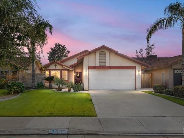 9909 Cimarron Trails Dr, Bakersfield, CA 93311