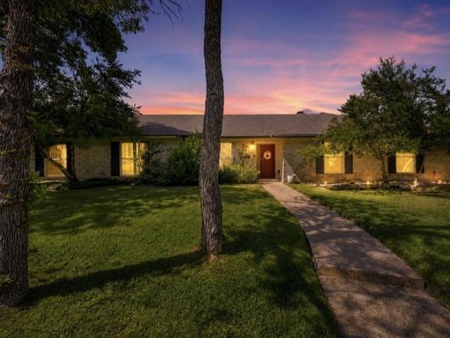 9909 Forest Shadows Dr, Woodway, TX 76712