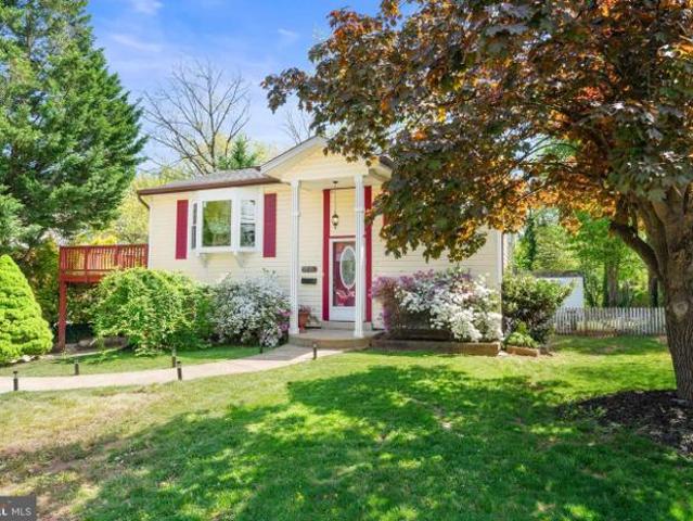 9909 Lomond Dr, Manassas, VA 20109