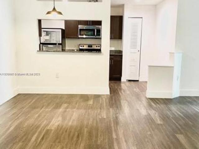 9900 44th Ter NW #101, Doral, FL 33178