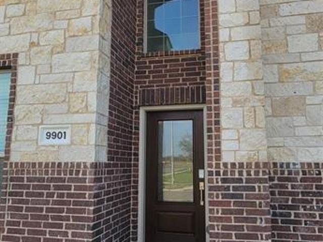 9901 Diamondhead Drive