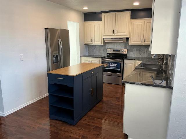 9901 Hummingbird Lane
