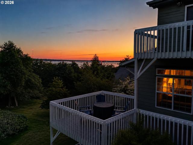990 bridge view ct