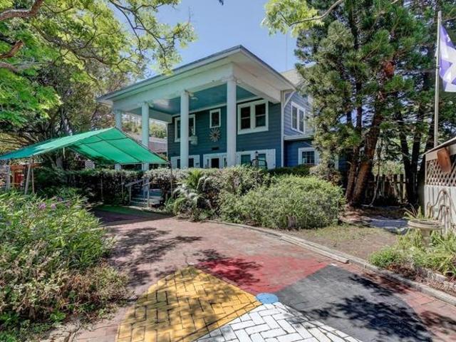 990 Donegan Rd, Largo, FL 33771