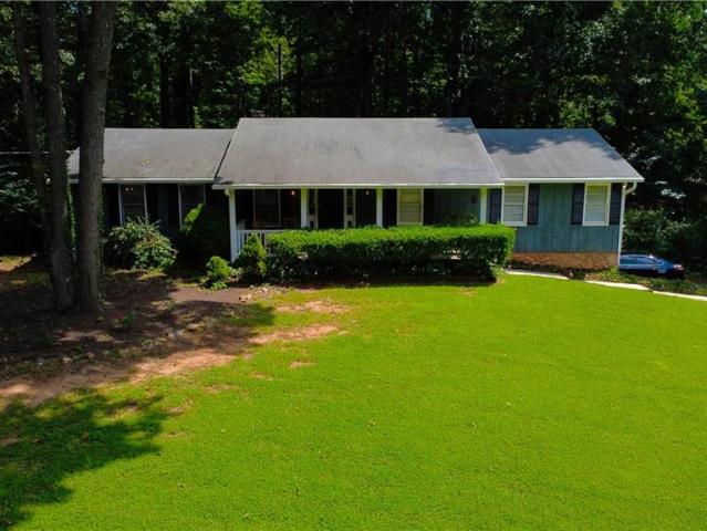 990 Hickory View Court NW