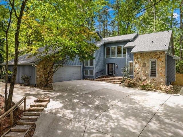 990 Ivy Falls Dr, Atlanta, GA 30328