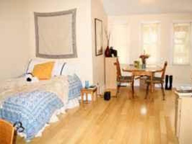 $990 SUMMER SPECIAL in SARATOGA SPRINGS: GORGEOUS STUDIO APT Downtown Saratoga Springs